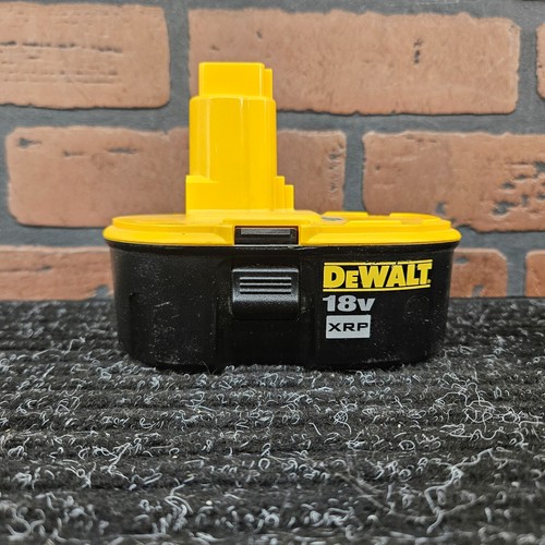 Dewalt DC9096 18V XRP 2.4 Amp Battery Pack-***PARTS*** | eBay
