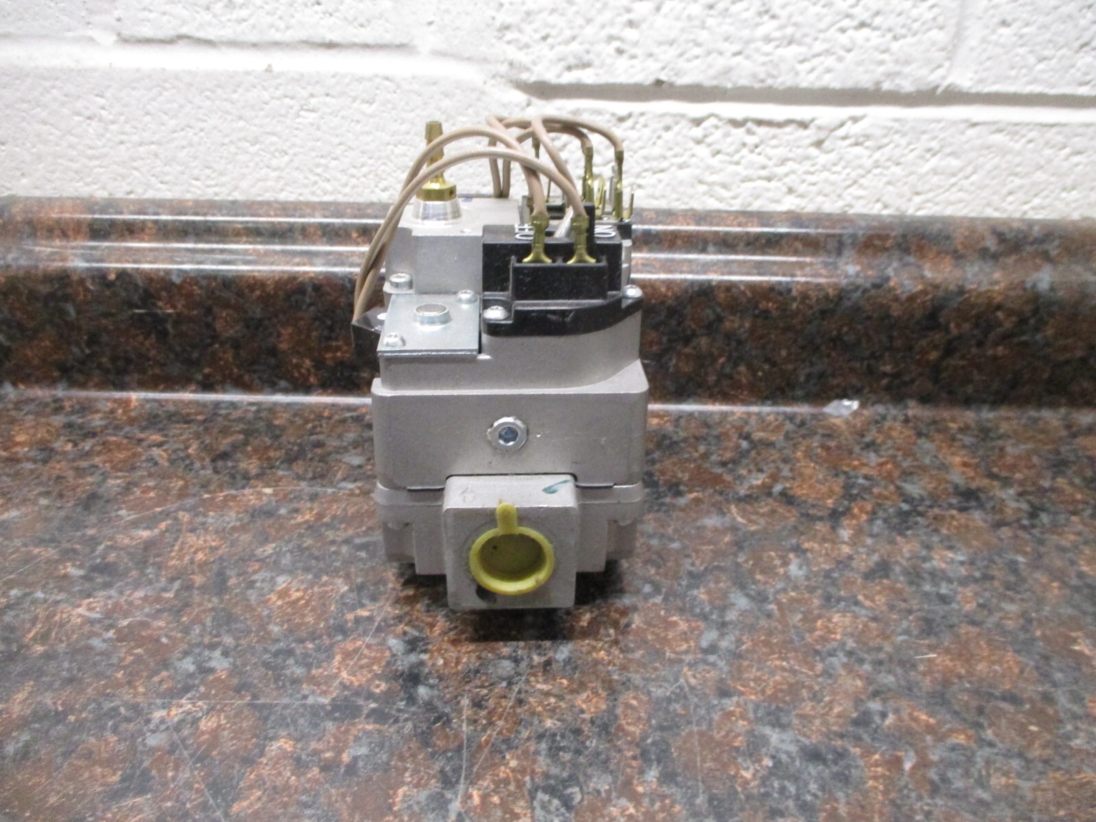 White Rodgers 36c94-303 Gas Valve 5-wire Ef32cw183 for sale online | eBay