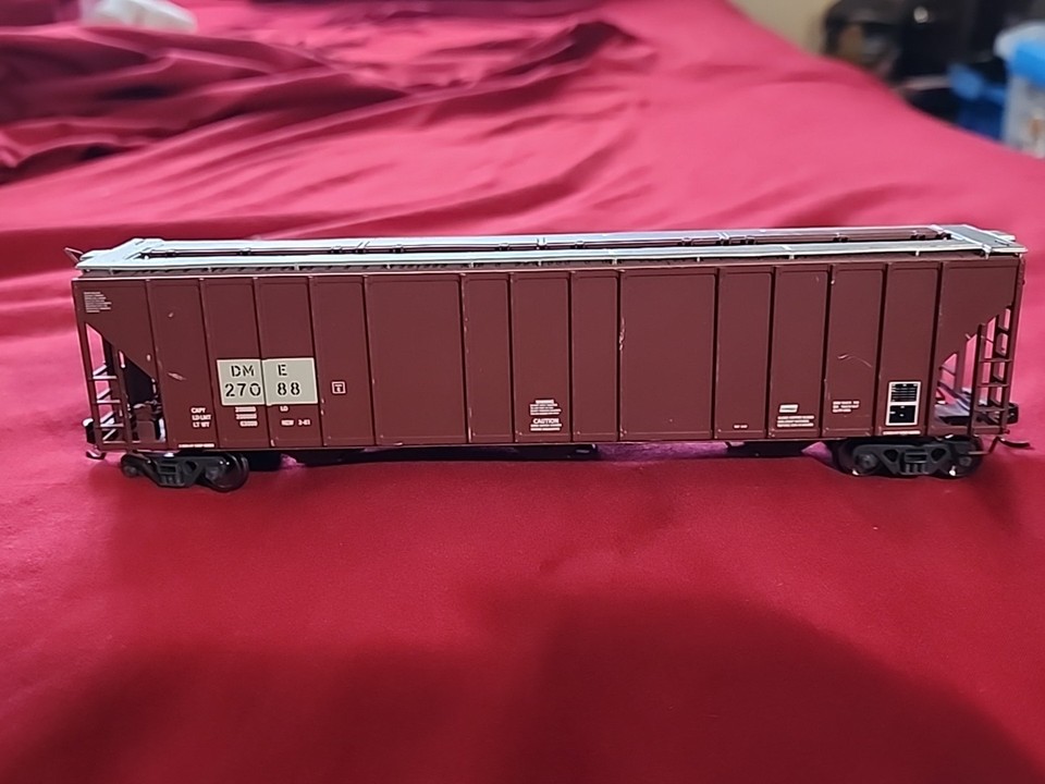 Walthers 4785 Covered Hopper DME 27088 | eBay