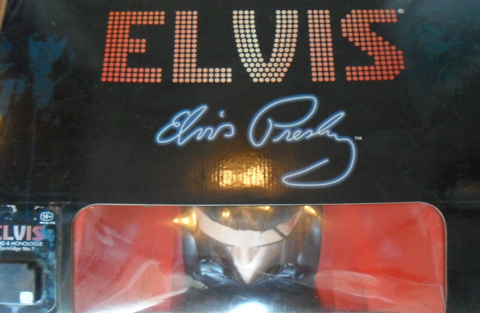 WowWee Alive Elvis Presley Robot Singing Talking Animatronic 9005 New ...