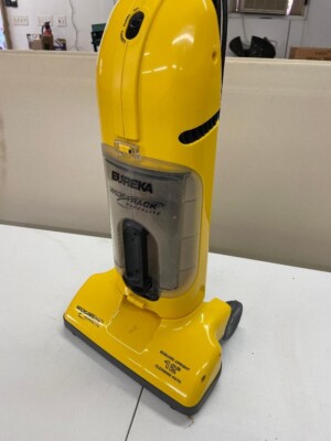 Eureka The Boss Super Lite Bagless Upright Vacuum Cleaner - Model 405 ...