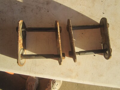 70-81 GM F BODY REAR LEAF SPRING MOUNT SHACKLES OEM COMPLETE SET LH RH ...