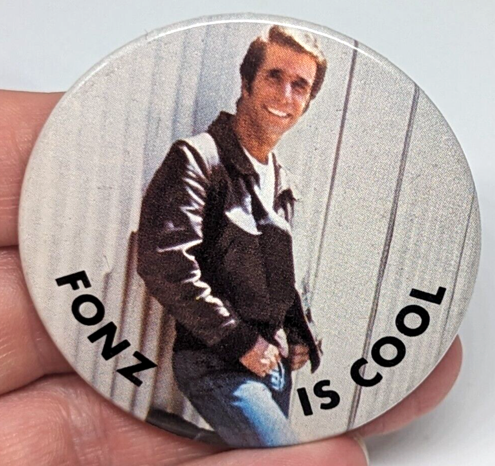 Vtg FONZ Fonzie Henry Winkler Happy Days TV Actor 1977 Fictional Badge ...