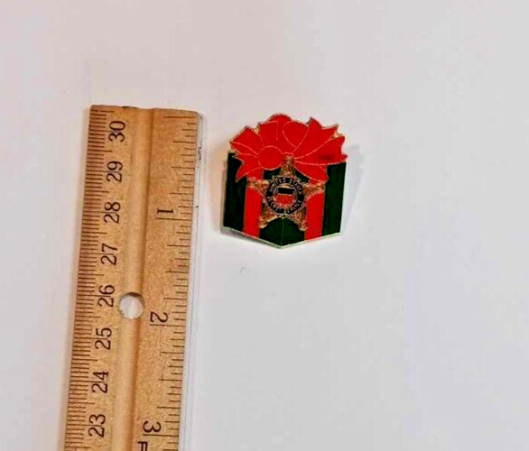 U.S. Secret Service Lapel Pin 2005 Gift Red Green Present United States ...