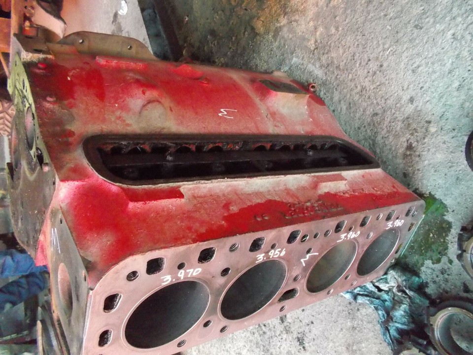 Farmall M MV IH tractor Engine Motor block w/ rod caps & M&W pistons ...