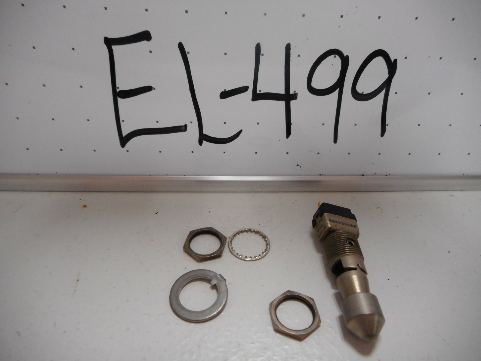 NOS 5930-01-353-1431 #8906K4660 TOGGLE SWITCH EATON 81640 | eBay
