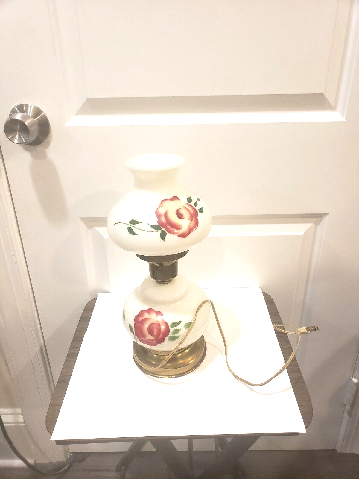 Vintage GWTW Hurricane Parlor Table Lamp White Globes Painted Red Roses ...