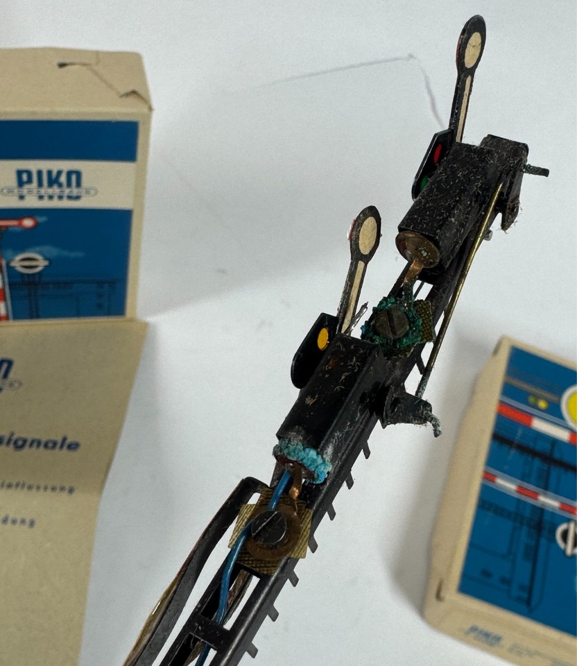 PIKO Modellbahn Model Train HO Scale Vintage Railroad Signal Set Pair ...