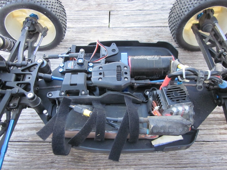 Team Associated RC8.2e 1:8 Scale 4WD RC Buggy Car TEKIN BRUSHLESS W ...