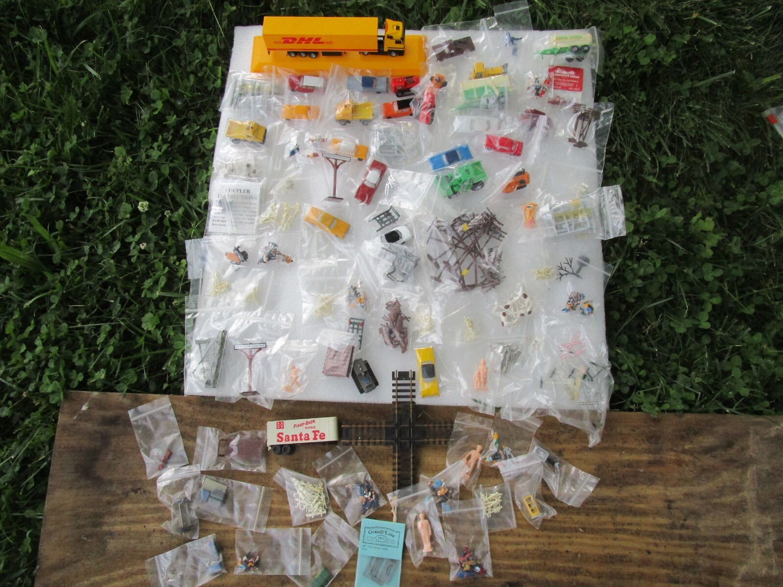 Huge N HO Scale Model Train Junk Yard Accessory Car Tractor ...