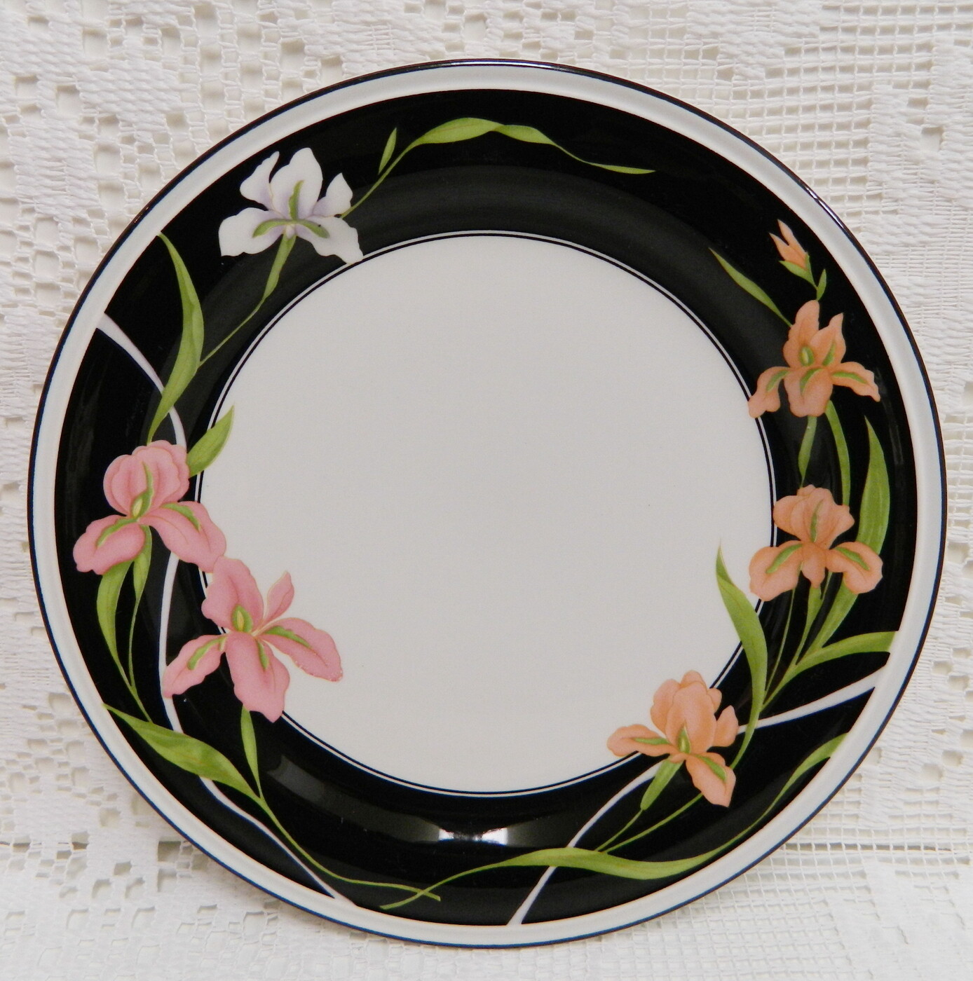 2 VTG SANGO ALLURE 7 1/2" DESSERT SANDWICH PLATES BLACK WHITE PINK ...