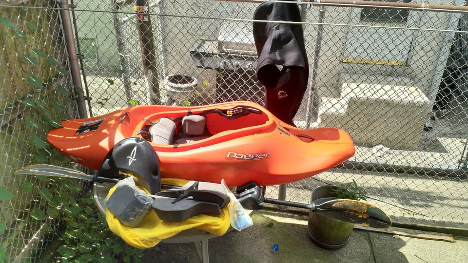 Kayak Dagger Agent 6.4 ( with all the gear you need ) | eBay