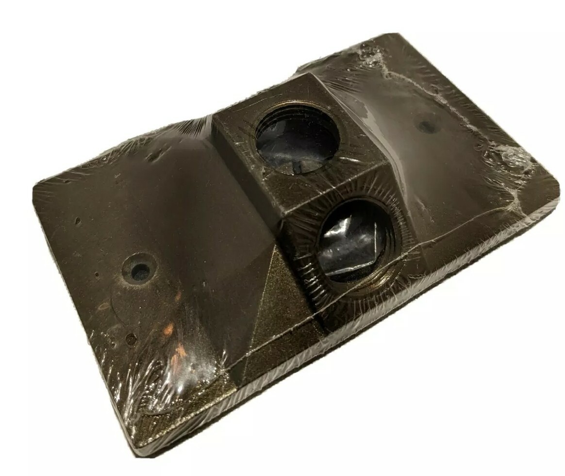 BWF RC-3AV Weatherproof Outdoor Light Bronze Three 1/2" Holes ...