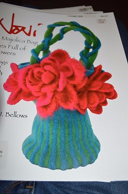 Noni Knitting Pattern Majolica Bag Vases Full Flowers Felted Purse 104 ...
