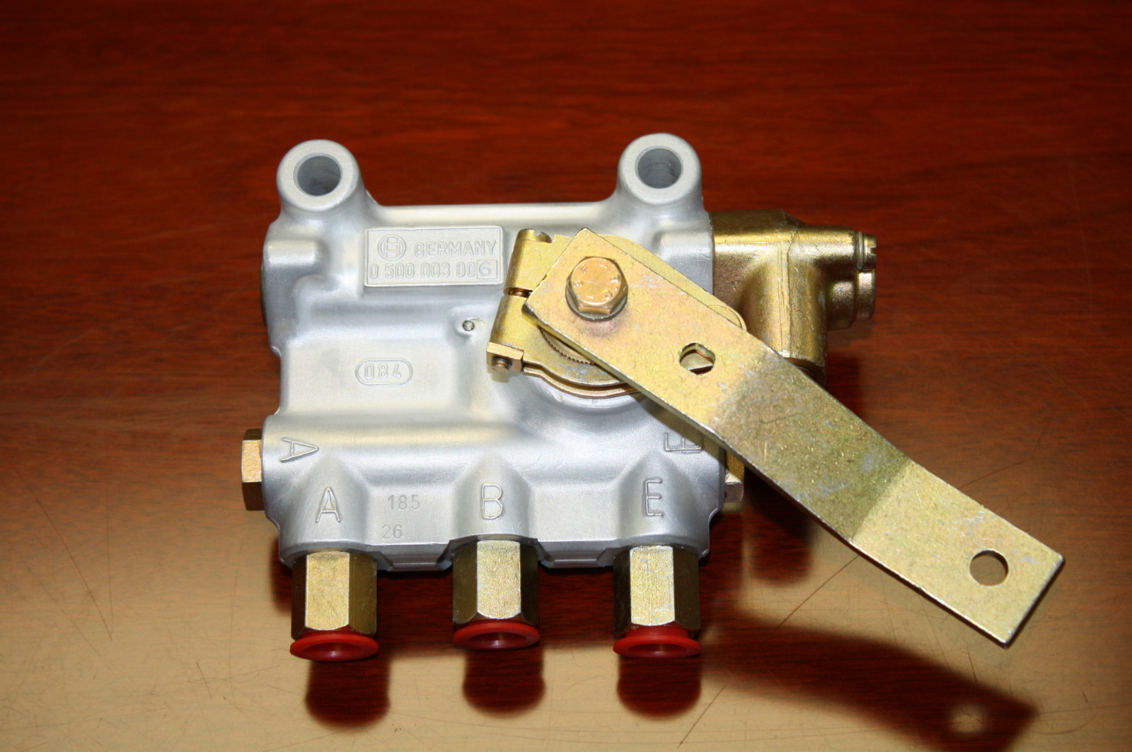 Mercedes Air Suspension Rear Leveling Valve for W100, W109 and W112 | eBay