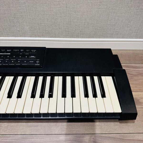 Roland XP-10 61-Key Multi-Timbral Synthesizer Tested working w/Adapter ...