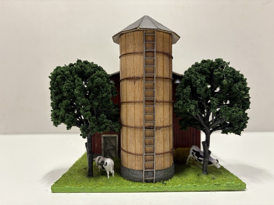 HO Scale MENARDS Big Red Barn Building EXERIOR LIGHTS With Blinking ...