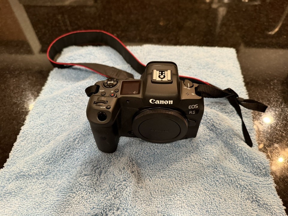 CANON EOS R5 BODY - Very Low Shutter Count 13803327809 | eBay