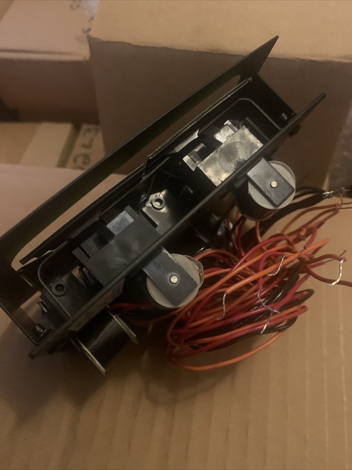 SIGNALEX,S- 402L3,NUMBER DISPLAY 12VDC NOS Flip Digit Scoreboard Clock ...