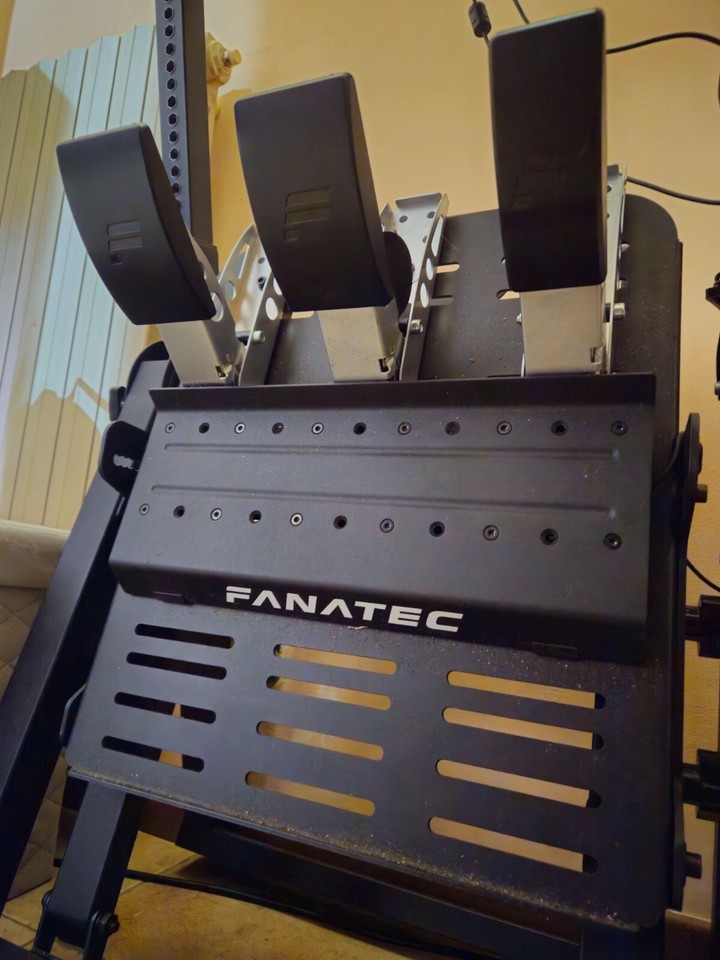 Fanatec Sim-Racing Setup (Completo). Stand, Pedali, Shifter & 5nm Wheel ...
