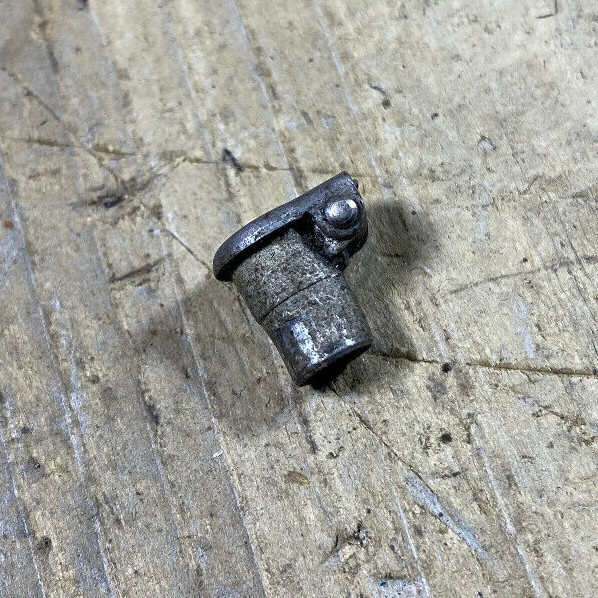 ANTIQUE KING FISHER LEEDS BICYCLE HUB OIL PORT CAP OILING PORT GREASE ...