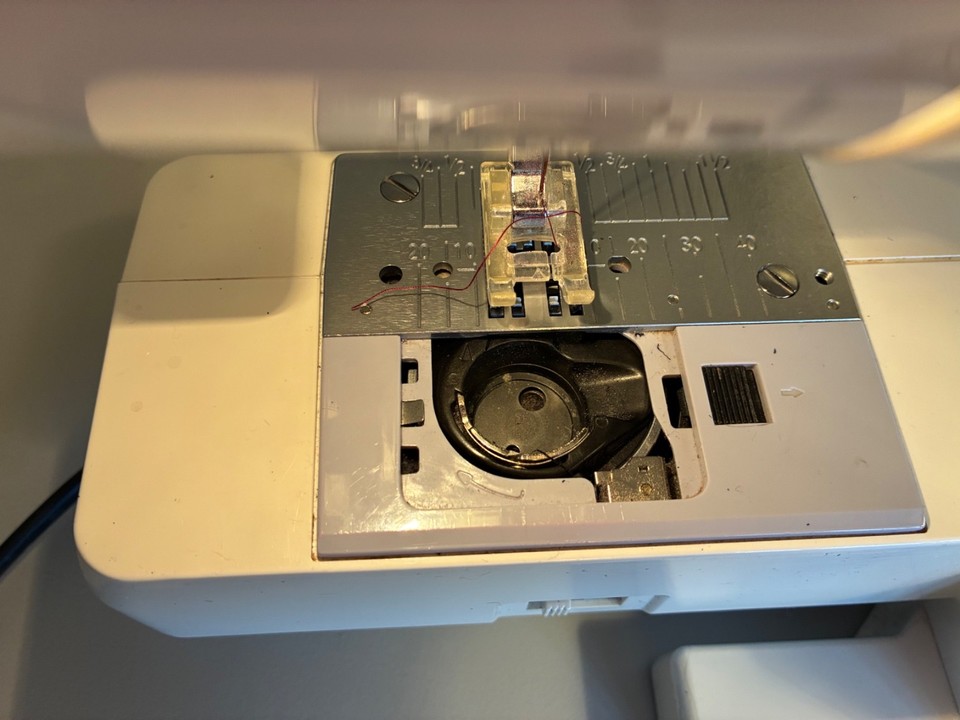 JANOME 6260 Computerised Sewing machine-foot pedal-rigid cover ...