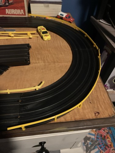 AFX Aurora Race Track 20 Pc Track.Speed loc. Cont/power includedNo box ...