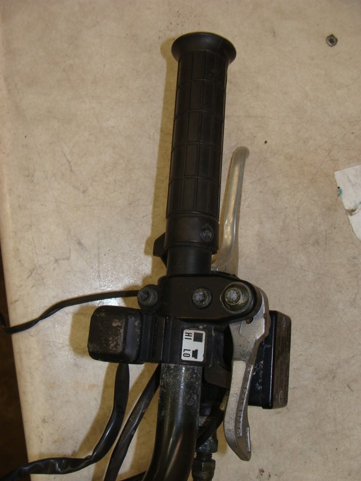 1999 YAMAHA Vmax 500 XTR 8DT oem bars handlebars brake throttle switch ...