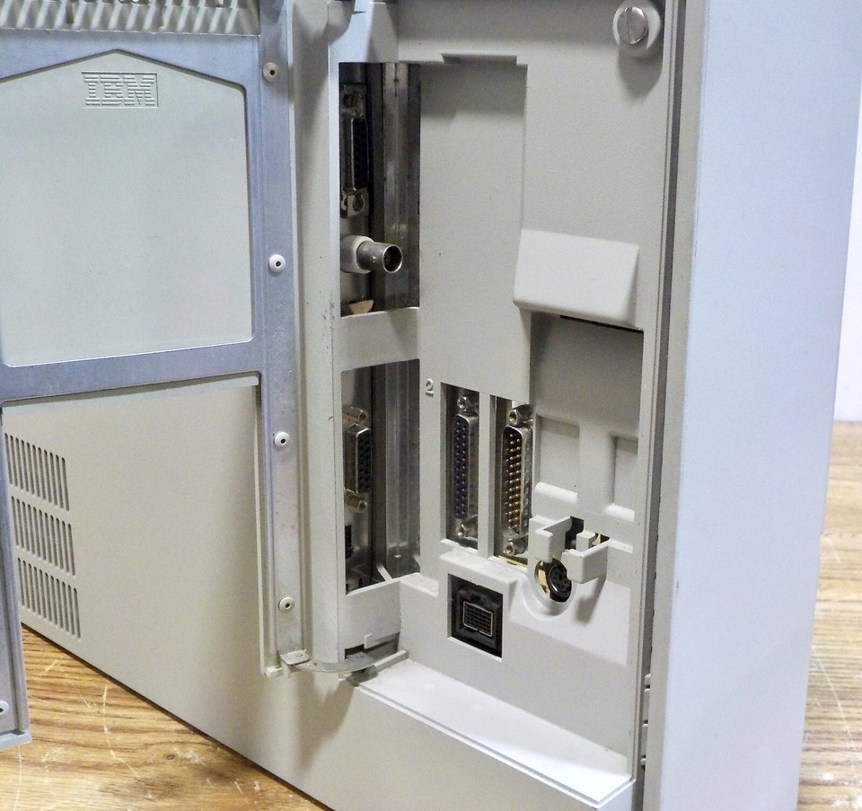 IBM Personal System/2 P70 386 Portable Computer - Type 8573-121 P/N ...
