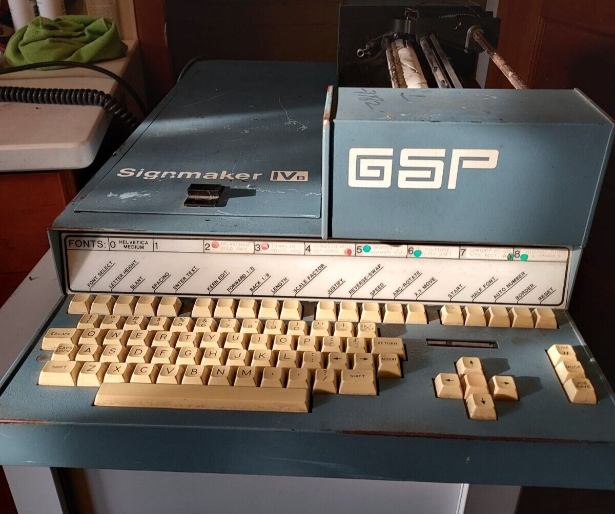 Gerber Graphix Signmaker Plotter/Cutter Machine SMIVB/GX4B Sold as ...