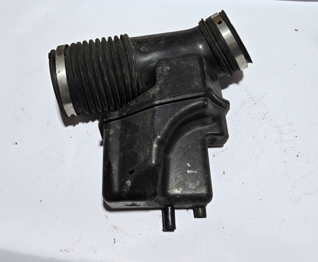 95 96 TOYOTA TACOMA 2WD MANUAL 5 SPEED 2RZ 2.4 AIR INTAKE CLEANER TUBE ...