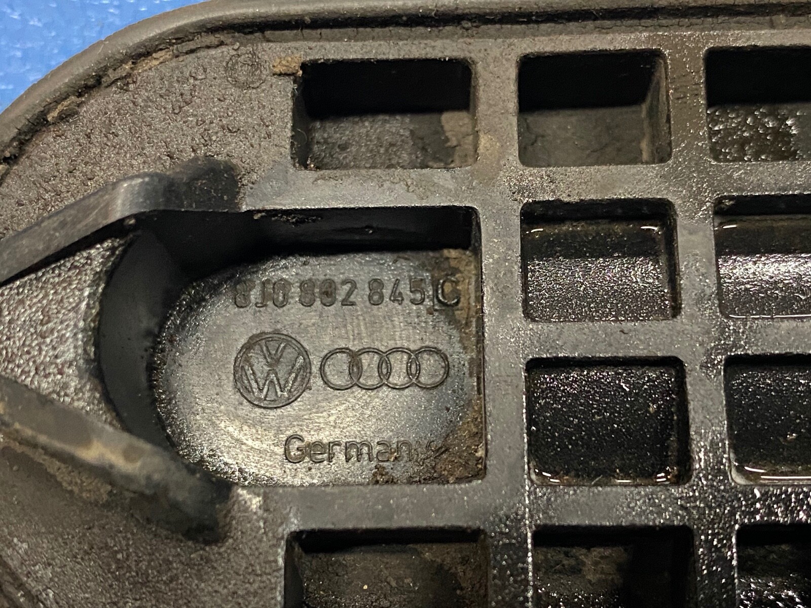 Audi TT MK2 8J Front Right Jacking Point Jack Cap 8J0802845C for sale ...