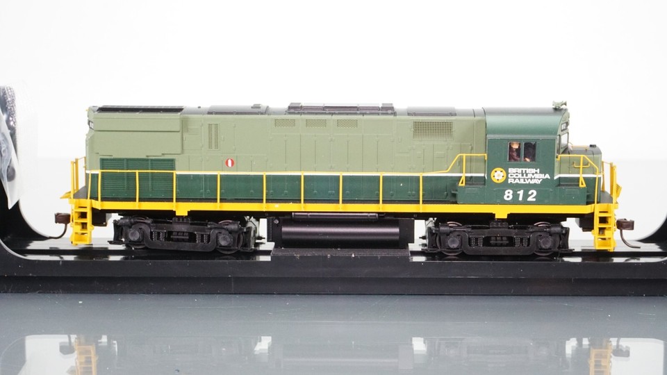 Atlas Classic Silver C425 Ph2 BC Rail 812 HO scale | eBay