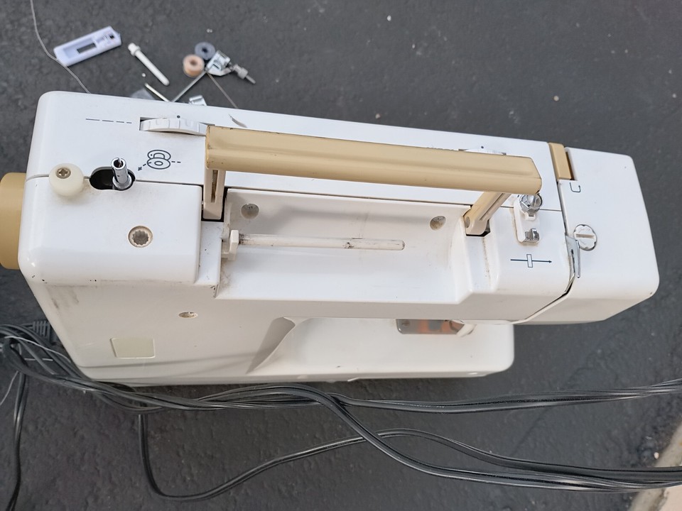 Husqvarna Viking Huskystar H Class E10 Sewing Machine w/ Pedal | eBay