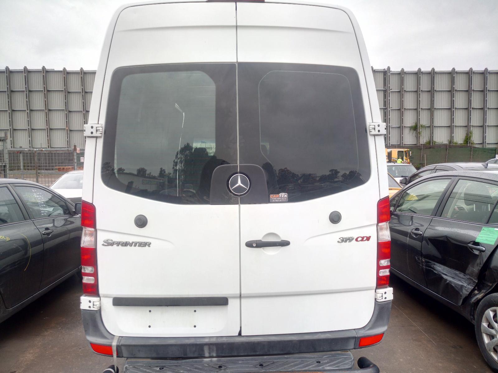 MERCEDES SPRINTER LEFT FRONT DOOR WINDOW NCV3, 2006 2007 2008 2009 2010 ...
