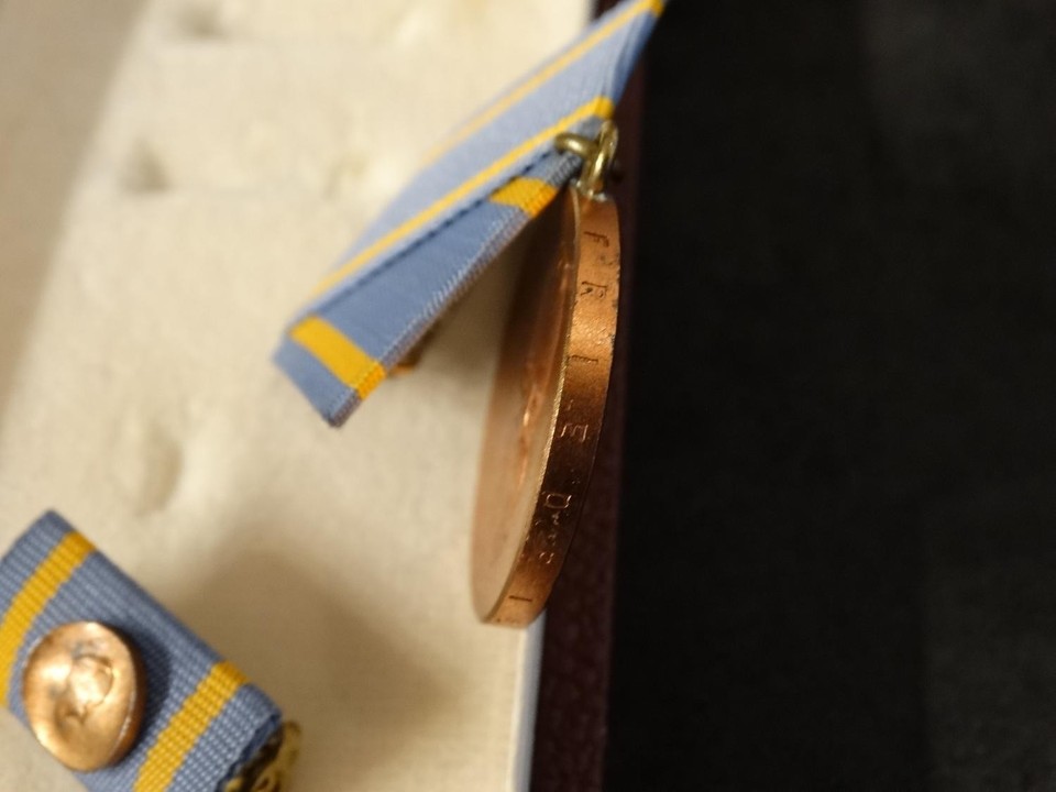 DDR - Friedrich Engels Preis, 3. Klasse, Bronzestufe, in Etui | eBay