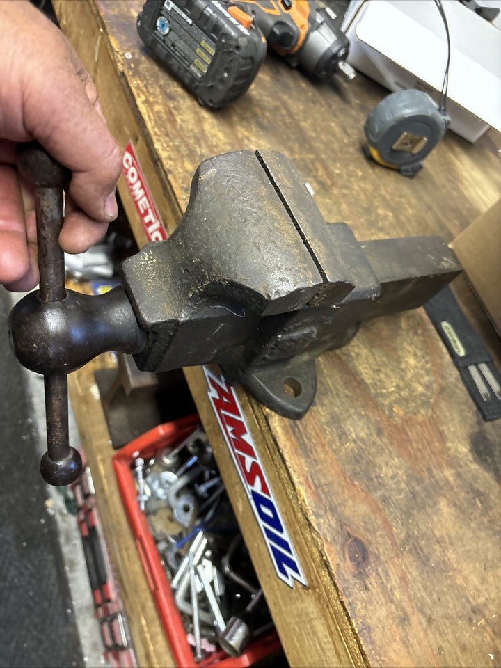 NICE Rare MONARCH #213 Lions Head Vise 3.5" Jaw Antique Fixed Base ...