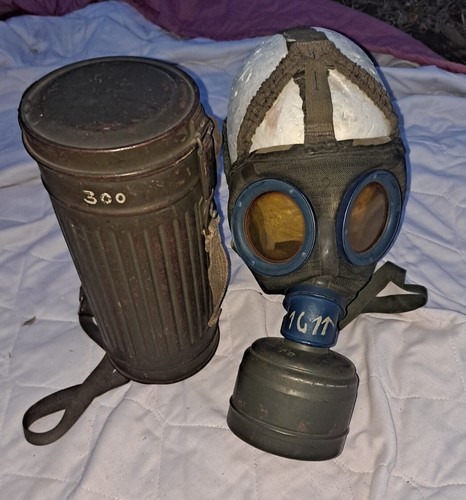 WW2 Original German gas mask canister and Mask- extra lenses. 1942 | eBay