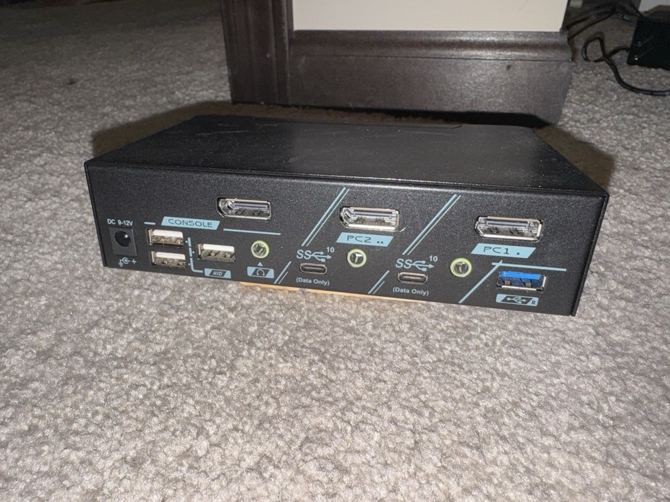 Level1Techs 1.4 DisplayPort KVM Switch, 10 Gigabit, Single Monitor, Two ...