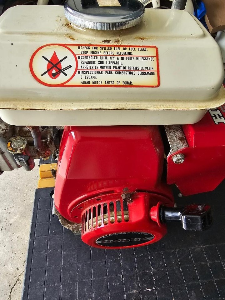 Honda Generator EG650 Gas Powered Camp Portable 650 Watt 120v 12v AC DC ...