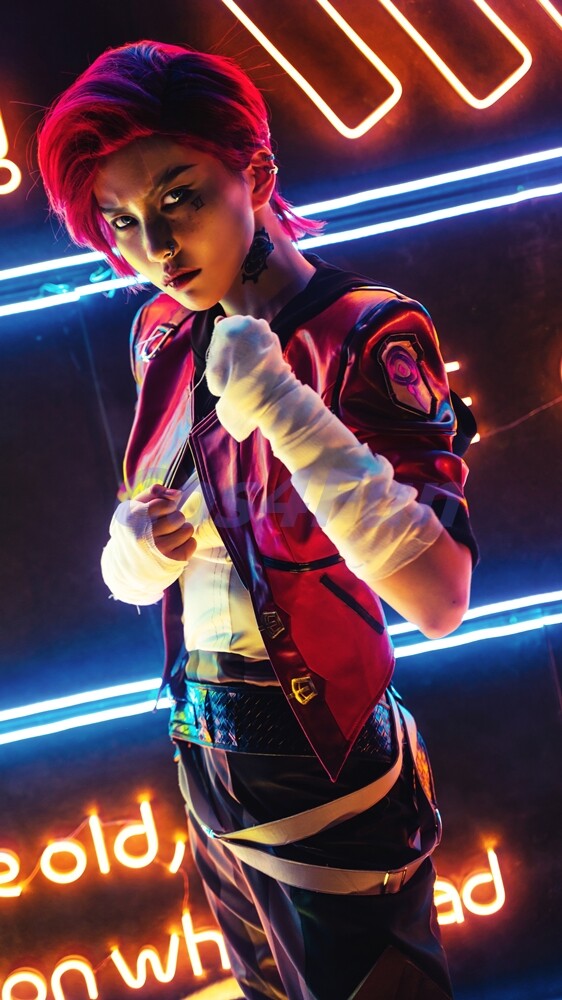 Neon Vi Cosplay