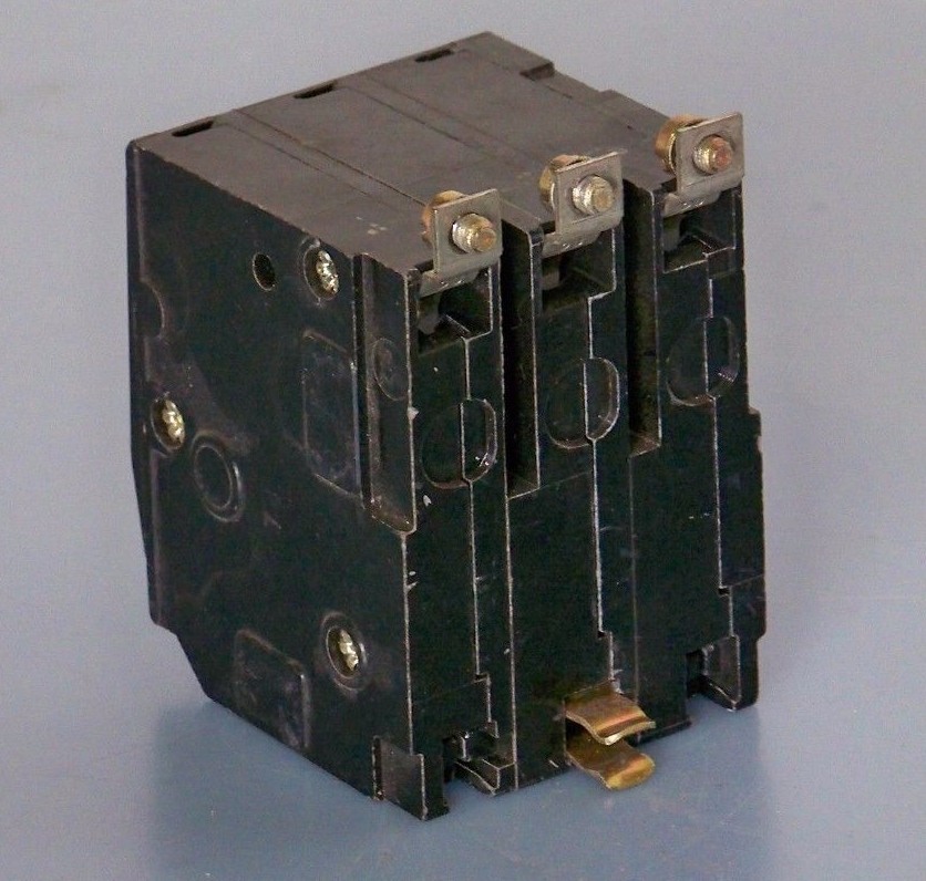 QOB315 Square D 15 amp 240 volt 3 pole bolt on circuit breaker | eBay