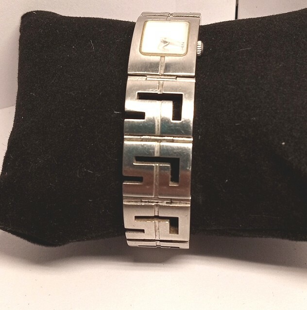 St John Signature Logo Sliver Tone Swiss Made Wrist Watch. Battery Runs ...