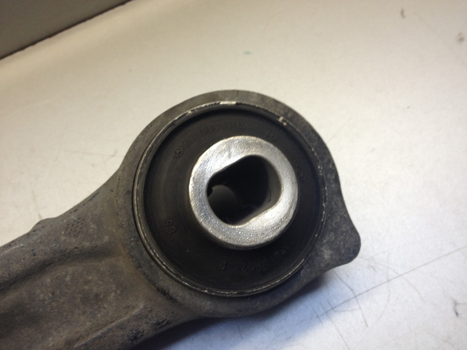 Mercedes Benz E-Klasse W211 S211 Federlenker unten rechts A2113308207 ...