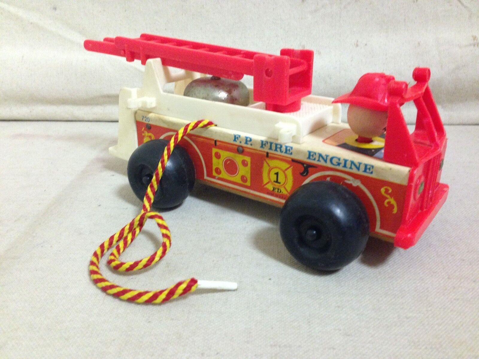 VINTAGE 1960'S FISHER PRICE FIRE ENGINE - #720 | eBay