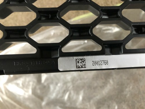 JAGUAR F-PACE 2016 > FRONT BUMPER CENTRE LOWER GRILLE MESH !GENUINE ...