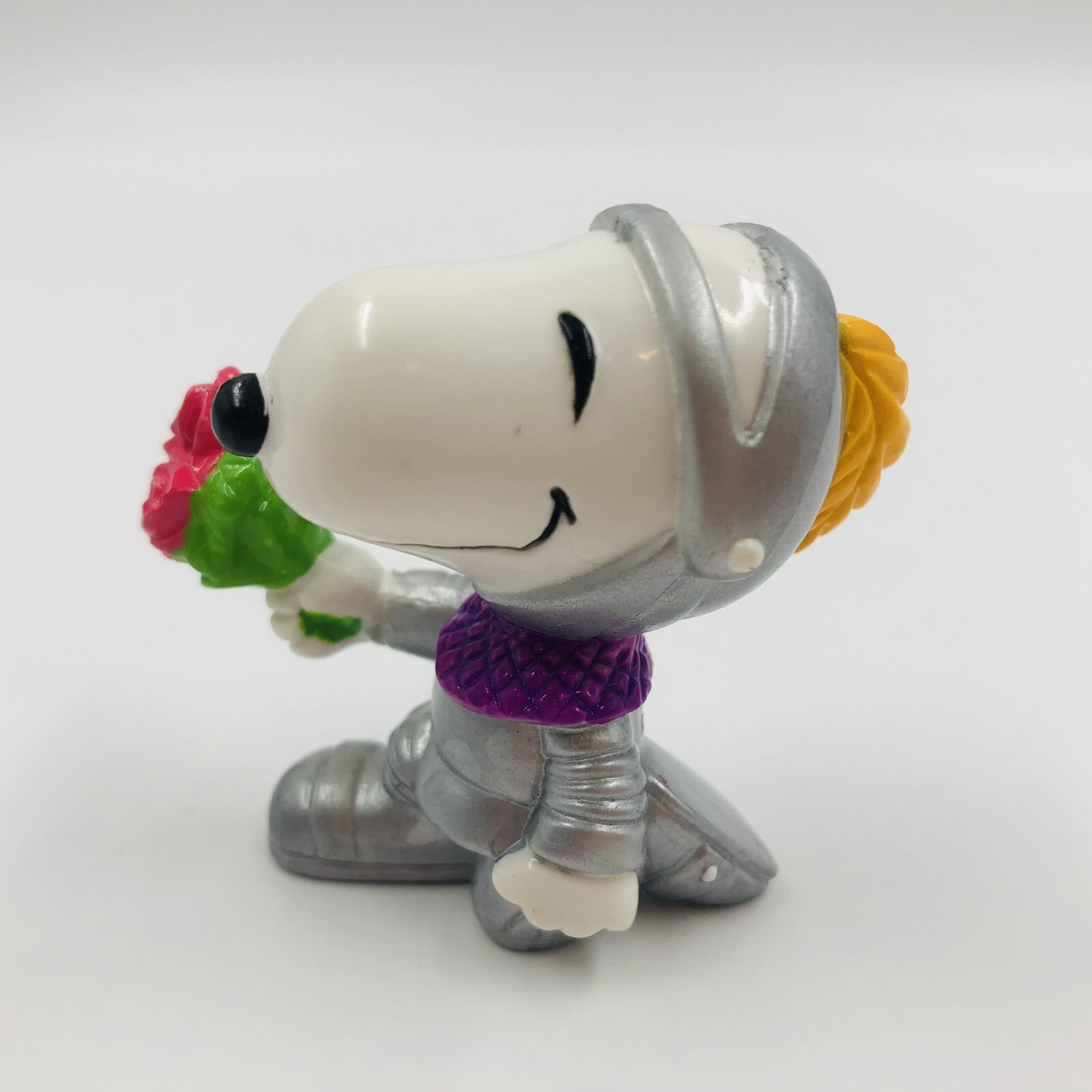 Vintage Peanuts Snoopy A Knight in Shining Armor Valentine 2” PVC ...