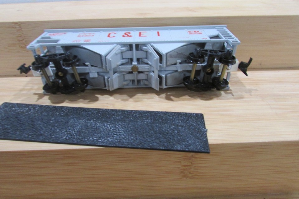 HO Scale C&E.I Car#97304 Open Coal Hopper C1401 | eBay