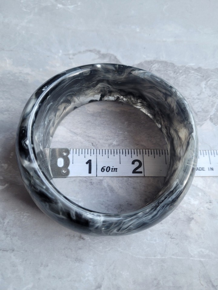 Vtg Black & White Swirl Marbled Chunky Lucite Bangle Bracelet ...