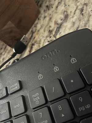 Onn Surf 5ft Wired Full Size USB Keyboard 104 Keys PC & MAC (100009052 ...